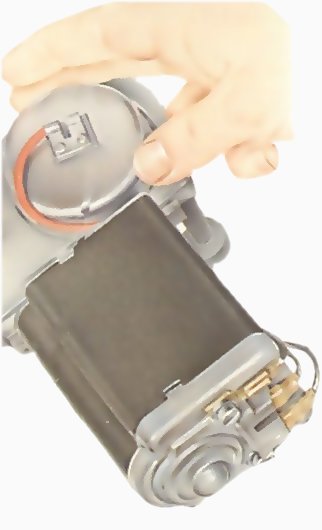 Fitting a new windscreen-washer motor | How a Car Works